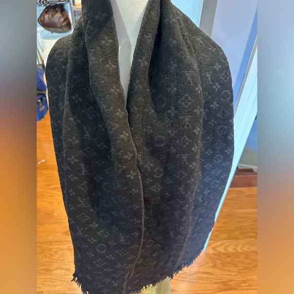 Louis Vuitton | Accessories | Louis Vuitton Black Wool Stolescarf ...